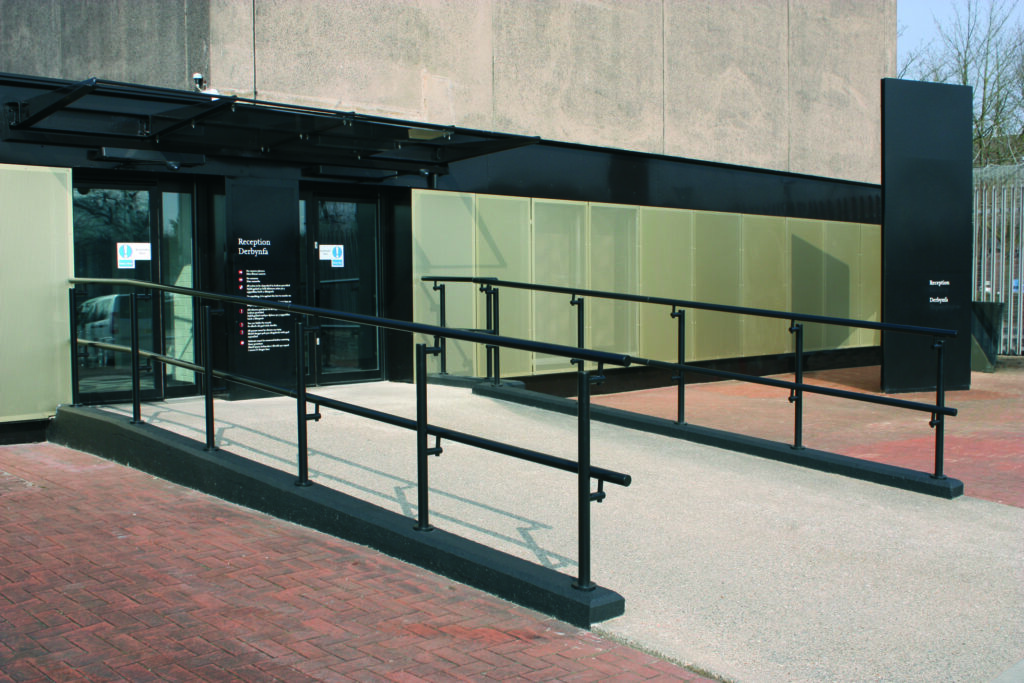 Rail To Ramp Balustrade | Outdoor Balustrades and Handrails | neaco