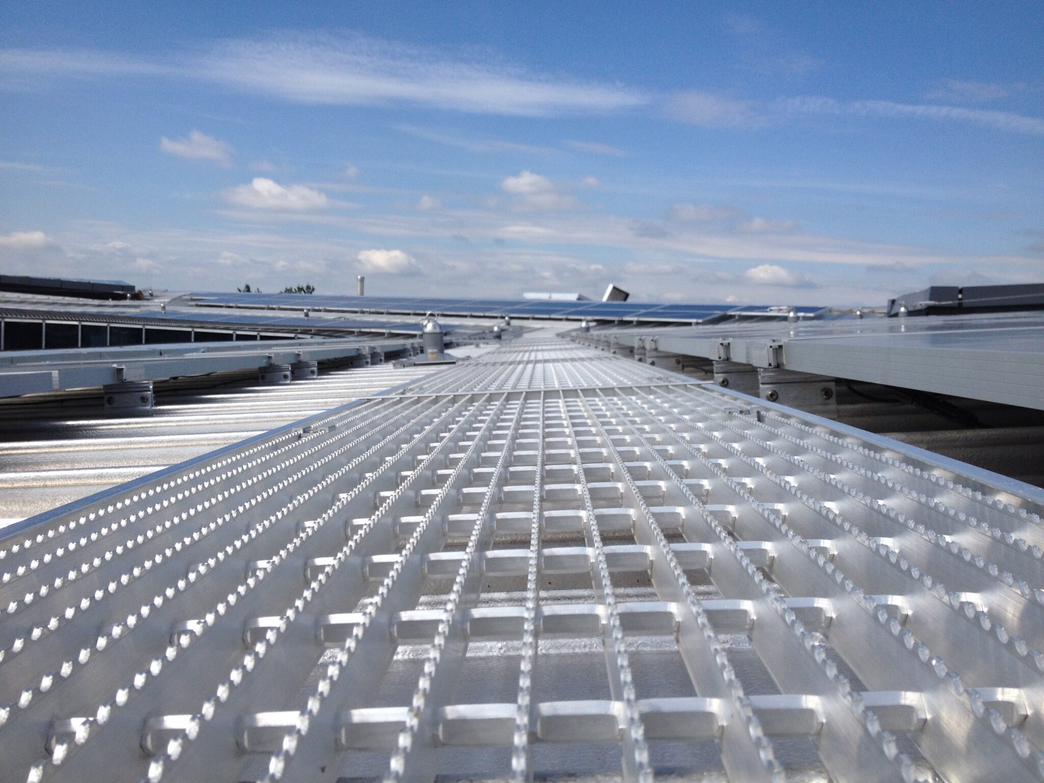 Roof Access and Walkways | Aluminium Roof Walkways UK | neaco